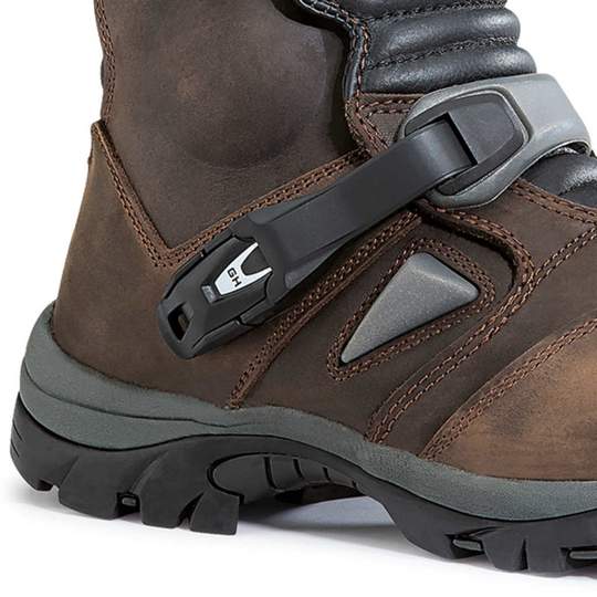 Buy Forma Adventure Low Dry Boots - Brown Online | Motofever